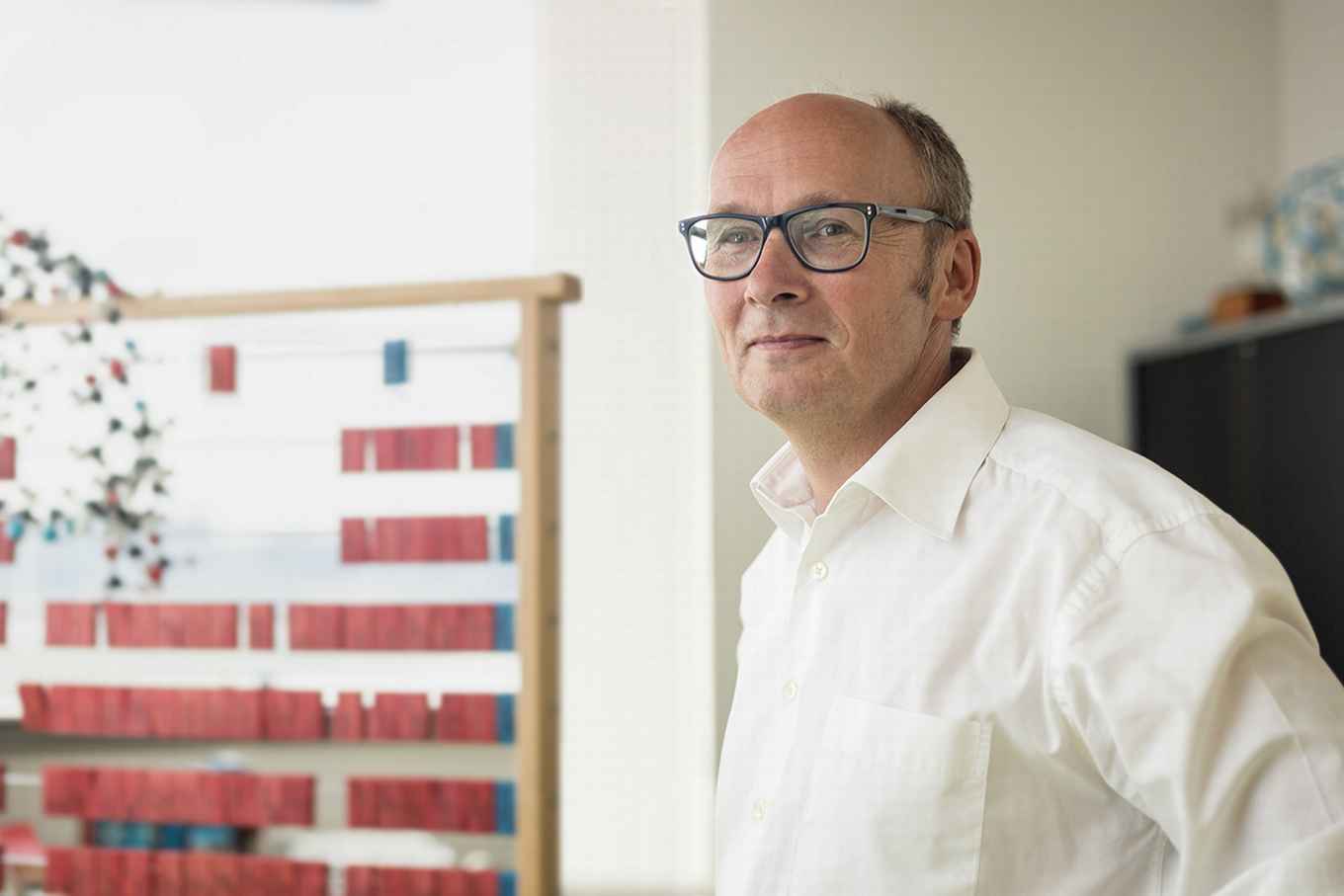 Jan van Maarseveen ontvangt KNCV Van Marumpenning 2016 - HIMS ...